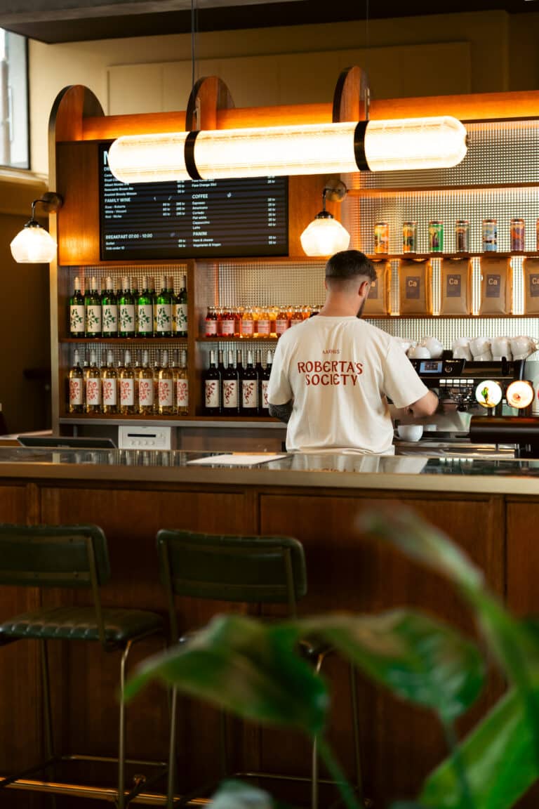 Social Scene - Roberta's society